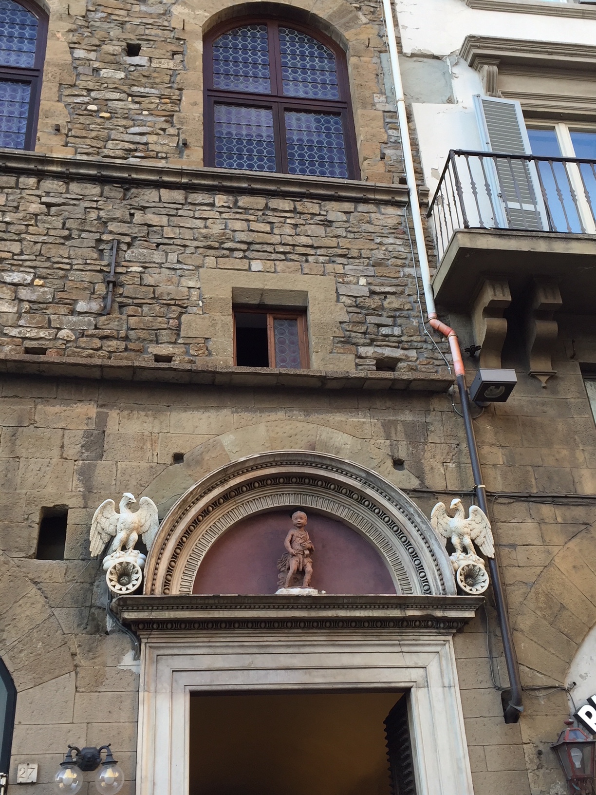 The symbols of Florence | get back, lauretta!
