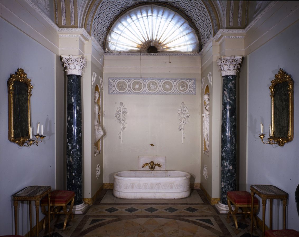 Napoleon’s bathroom | get back, lauretta!