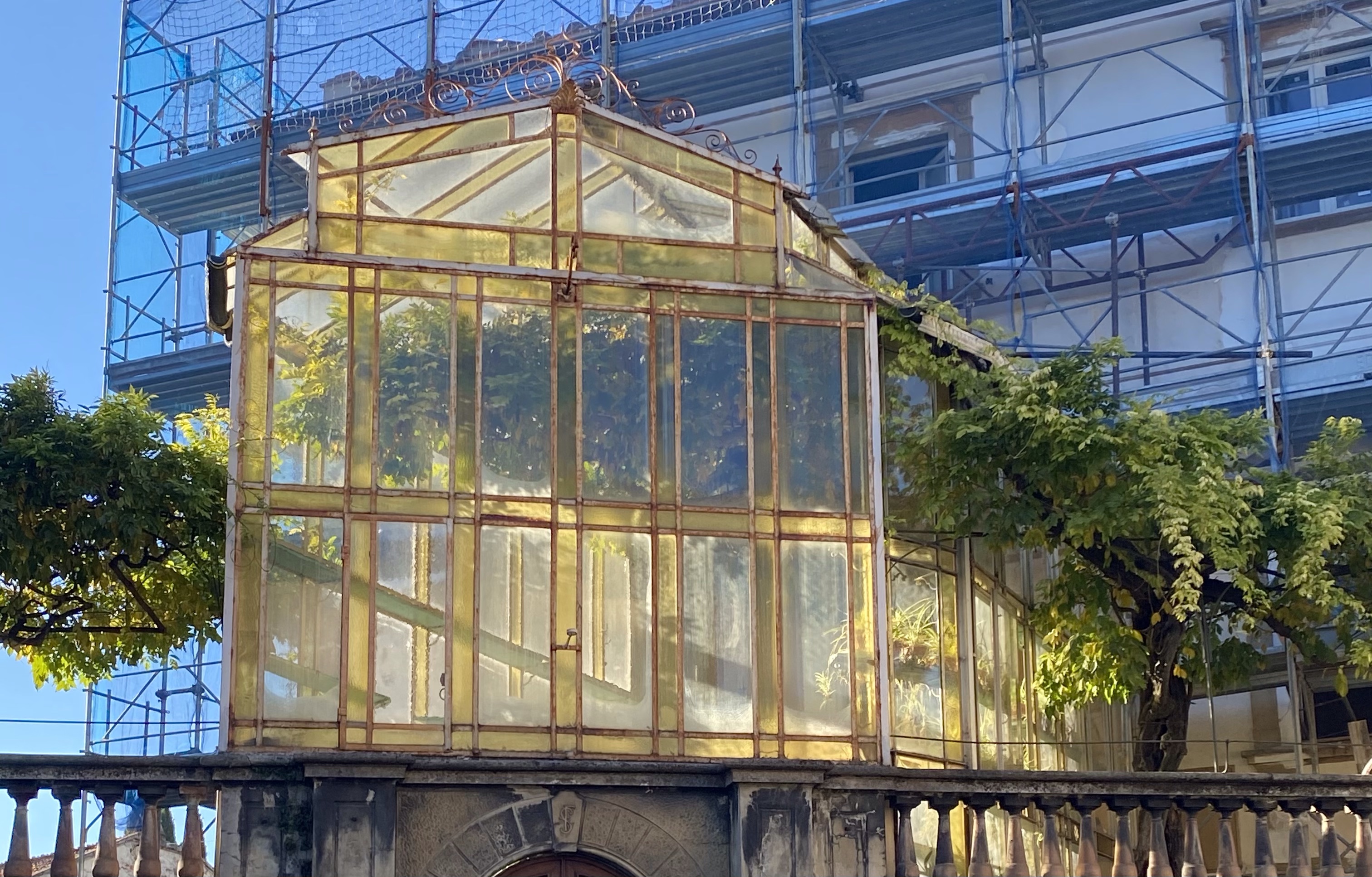 A private 19th-century glass house in Florence | get back, lauretta!