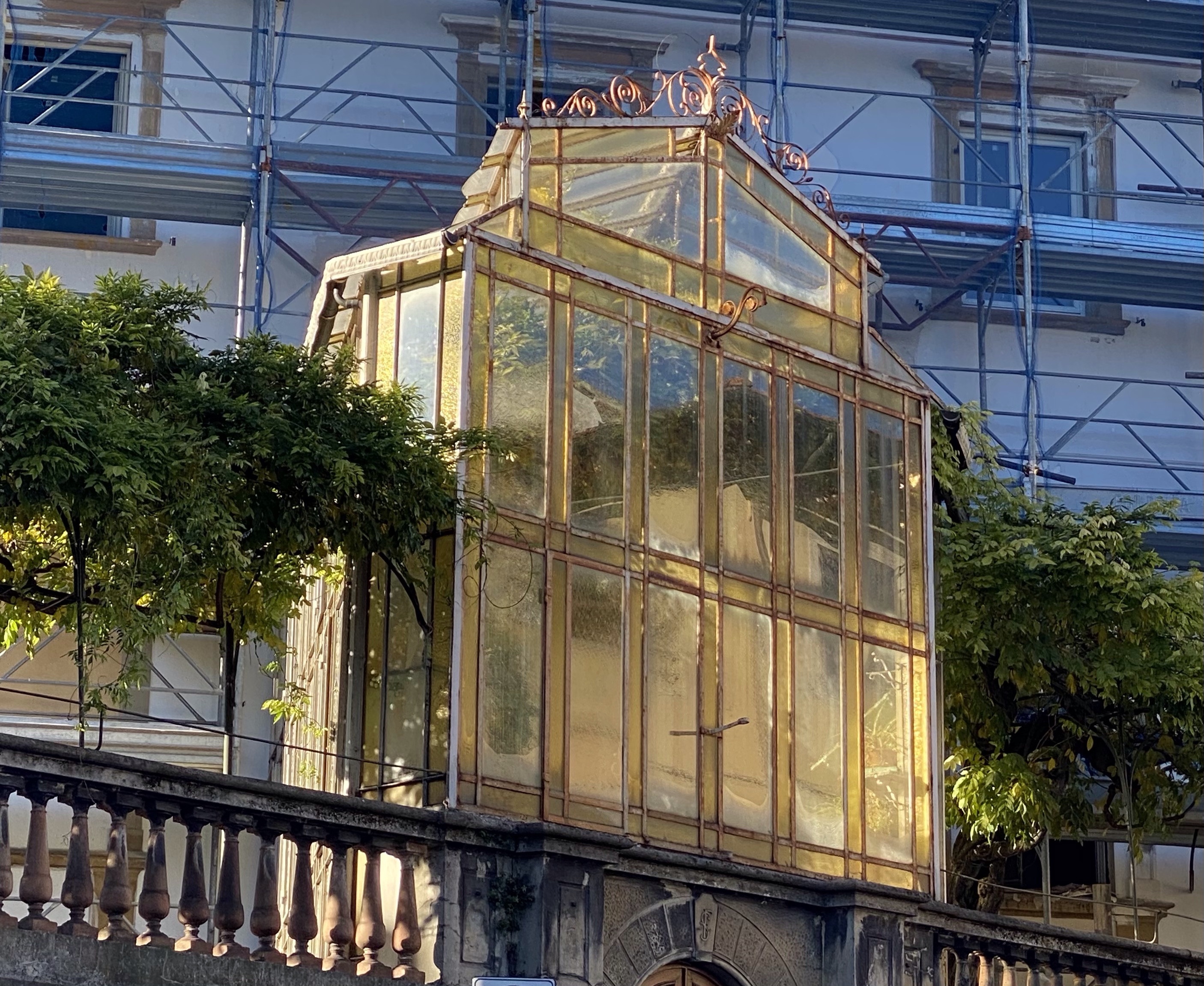A private 19th-century glass house in Florence | get back, lauretta!