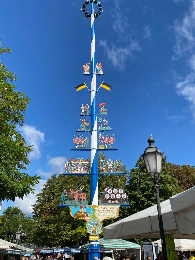 The May tree in the Viktualienmarkt, Munich | get back, lauretta!